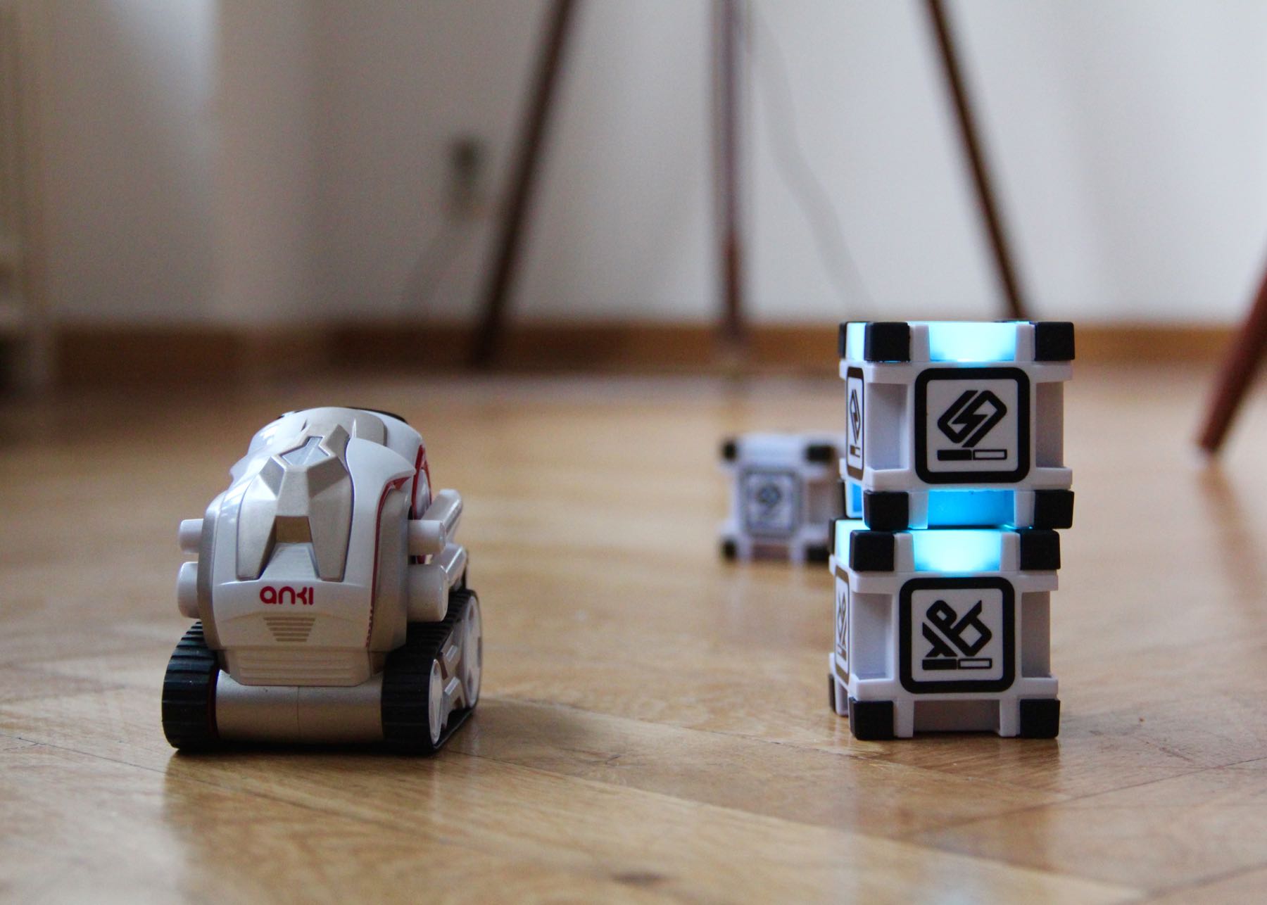 Anki Cozmo Erfahrungsbericht: Der Cozmo Roboter im Test · BerlinFreckles.de